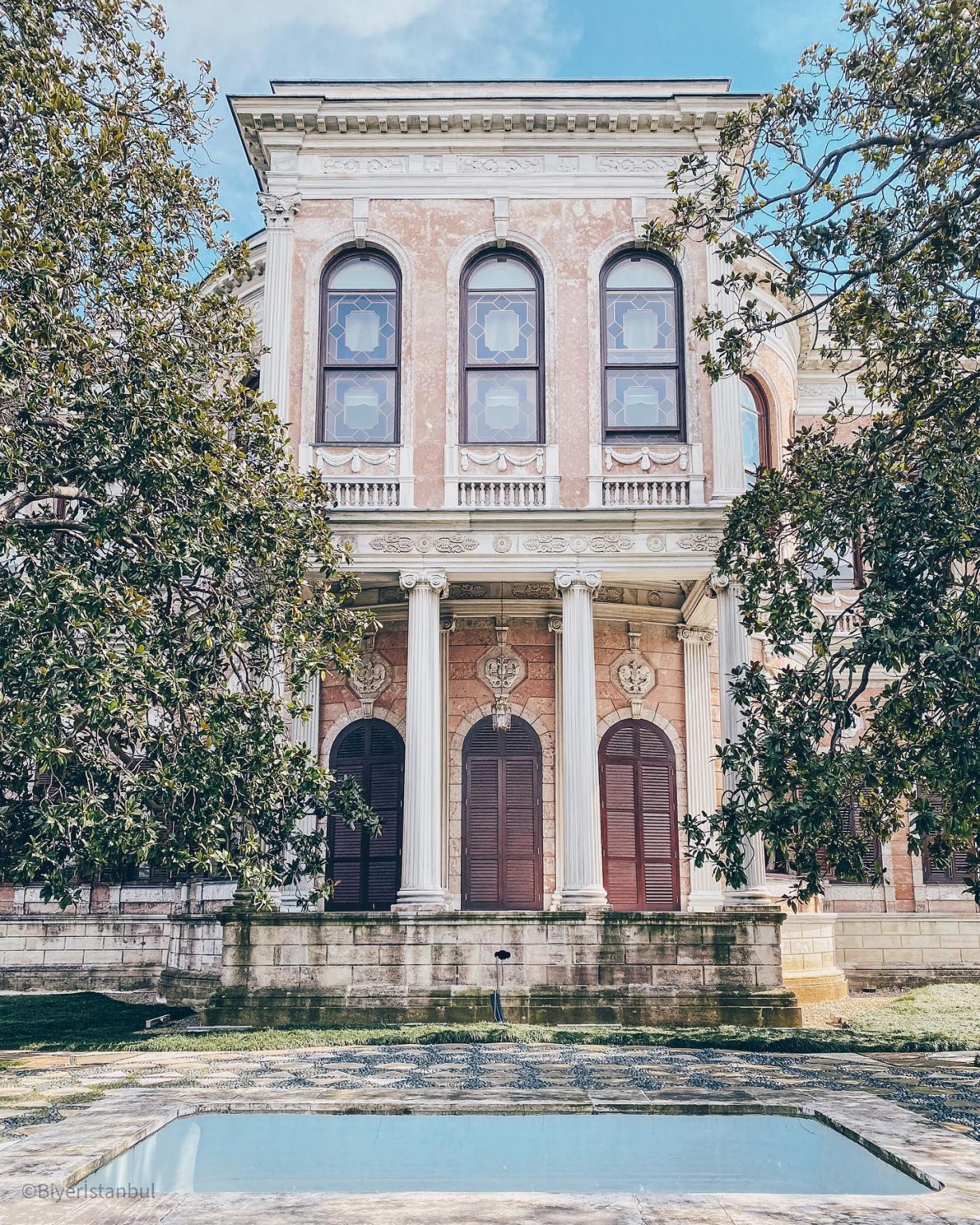 9 STUNNING Palaces in Istanbul - The Turkey Traveler