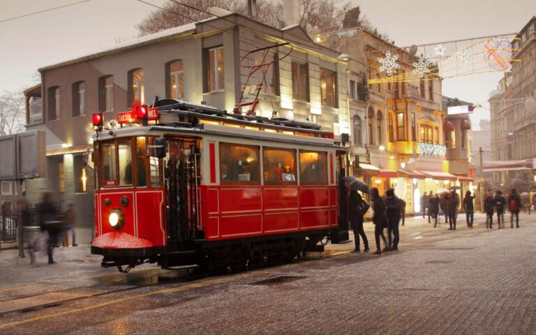 Does Turkey Celebrate Christmas? A Guide to Xmas in Turkey - The Turkey ...