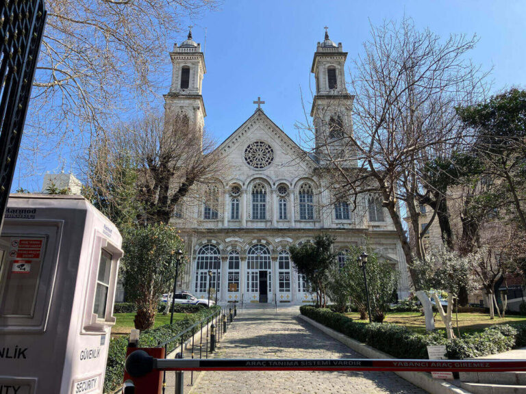 The 10 Most Beautiful Churches in Istanbul - The Turkey Traveler