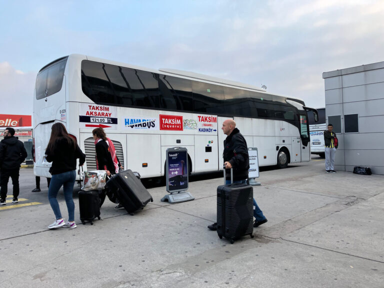 How To Get From Sabiha Gökçen (SAW) Airport To Istanbul City Center: 4 ...